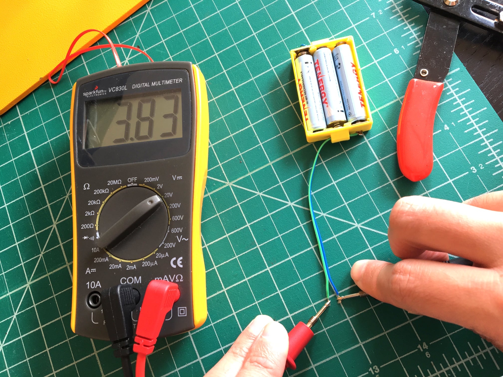 Assemble battery pack | Oskitone Scout Assembly Guide