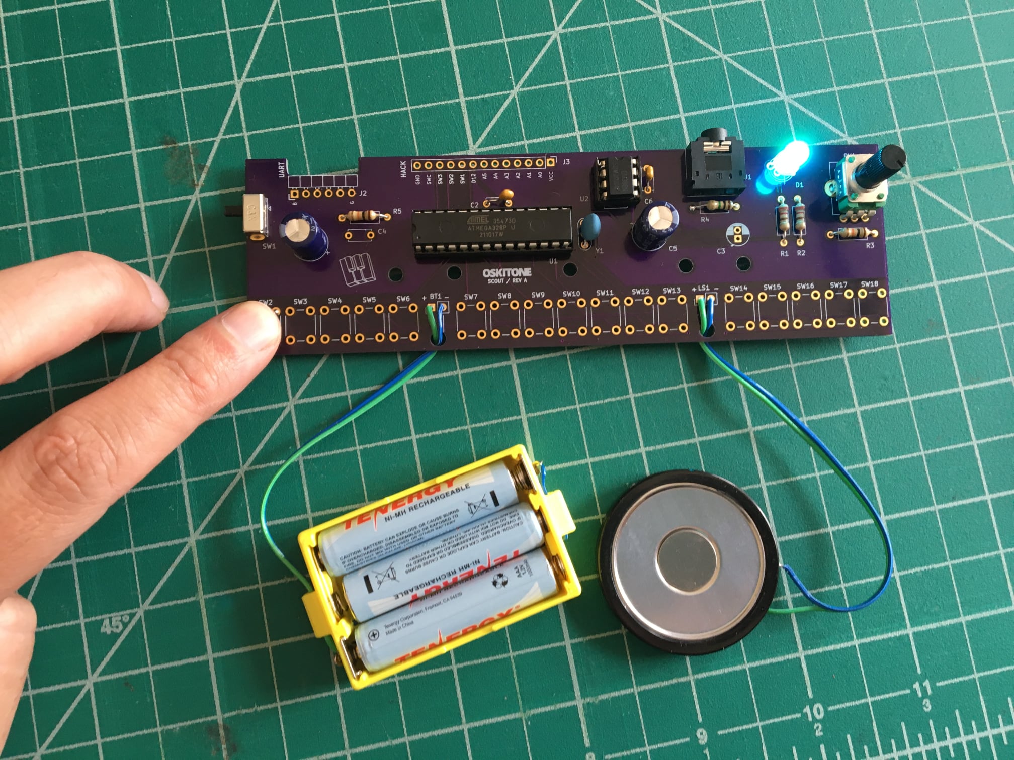 Get loud | Oskitone Scout Assembly Guide